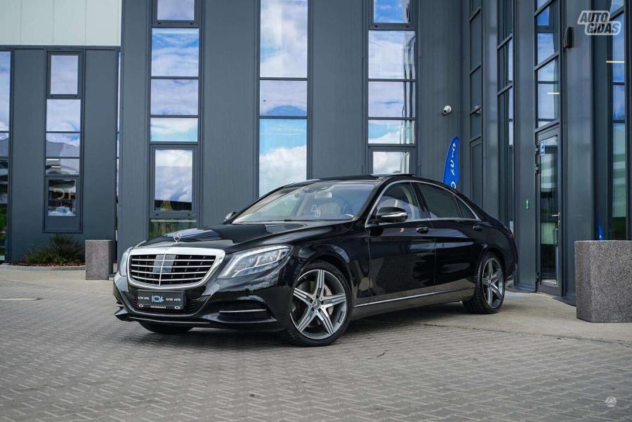 Black Mercedes-Benz S 500 2015 in Kaunas, with an engine capacity of 4.70 L and mileage of 211 thousand km for 24750 €, photo 3 on AUTOMOTO.COM.LV