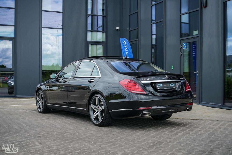 Black Mercedes-Benz S 500 2015 in Kaunas, with an engine capacity of 4.70 L and mileage of 211 thousand km for 24750 €, photo 10 on AUTOMOTO.COM.LV