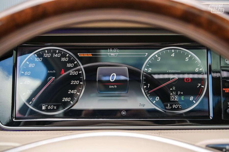 Black Mercedes-Benz S 500 2015 in Kaunas, with an engine capacity of 4.70 L and mileage of 211 thousand km for 24750 €, photo 29 on AUTOMOTO.COM.LV