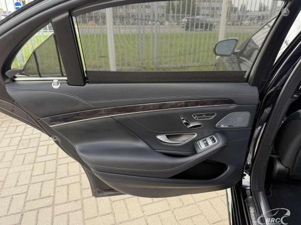 Melns Mercedes-Benz S 500 2015 Klaipėda, ar dzinēja tilpumu 4.66 L un nobraukumu 168 tūkst. km par 28900 €, foto 10 vietnē AUTOMOTO.COM.LV