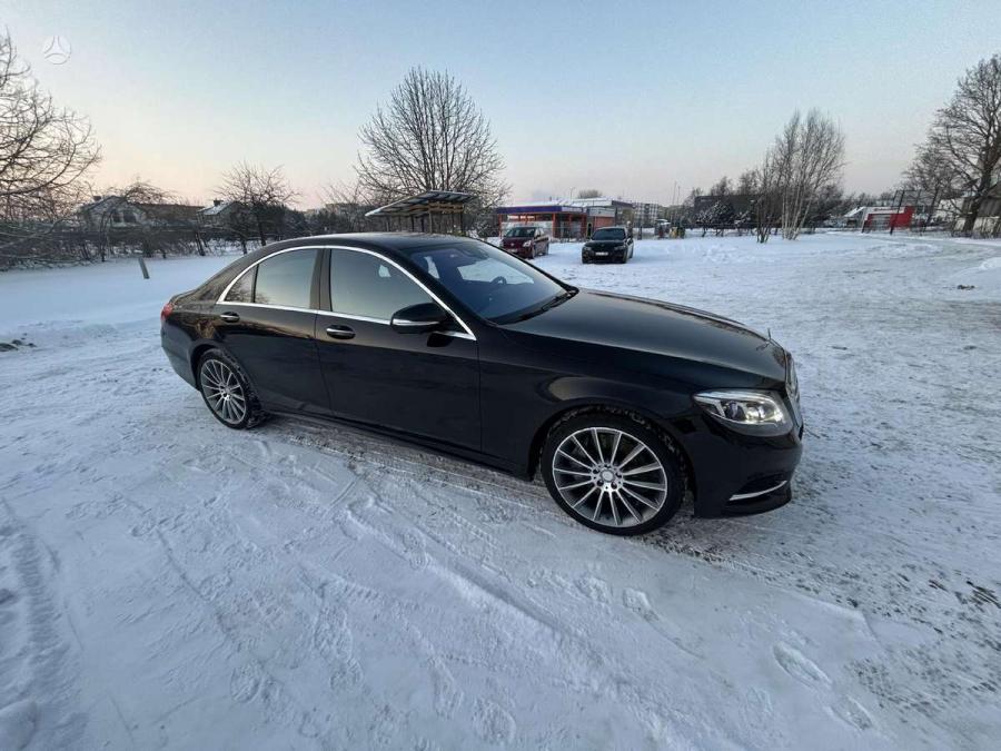 Black Mercedes-Benz S 500 2016 in Panevezys, with an engine capacity of 4.66 L and mileage of 245 thousand km for 26500 €, photo 3 on AUTOMOTO.COM.LV