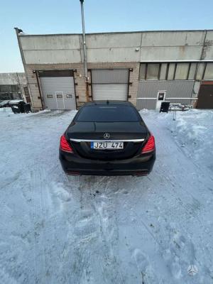 Black Mercedes-Benz S 500 2016 in Panevezys, with an engine capacity of 4.66 L and mileage of 245 thousand km for 26500 €, photo 4 on AUTOMOTO.COM.LV