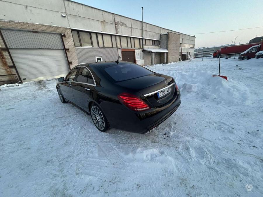 Black Mercedes-Benz S 500 2016 in Panevezys, with an engine capacity of 4.66 L and mileage of 245 thousand km for 26500 €, photo 6 on AUTOMOTO.COM.LV