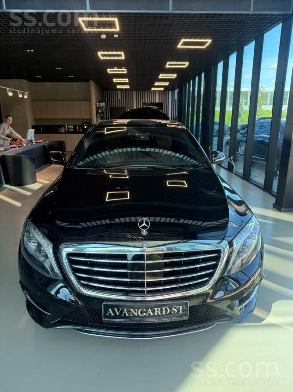 Black Mercedes-Benz S 500 2016 in Riga, with an engine capacity of 4.70 L and mileage of 177 thousand km for 35960 €, photo 6 on AUTOMOTO.COM.LV