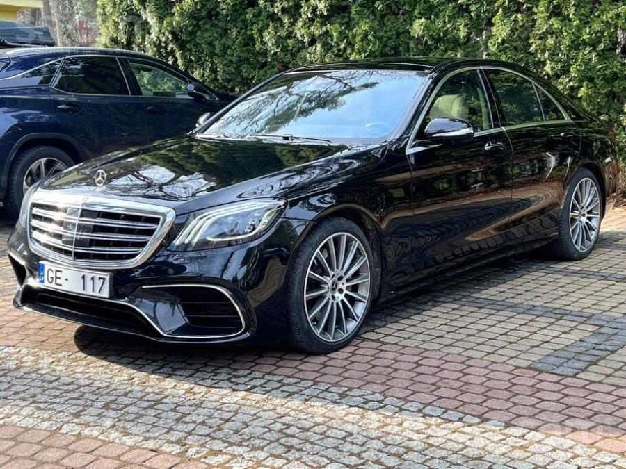 Black Mercedes-Benz S 500 2018 in Jurmala, with an engine capacity of 3.00 L and mileage of 156 thousand km for 49700 €, photo 3 on AUTOMOTO.COM.LV