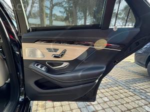 Black Mercedes-Benz S 500 2018 in Jurmala, with an engine capacity of 3.00 L and mileage of 156 thousand km for 49700 €, photo 14 on AUTOMOTO.COM.LV