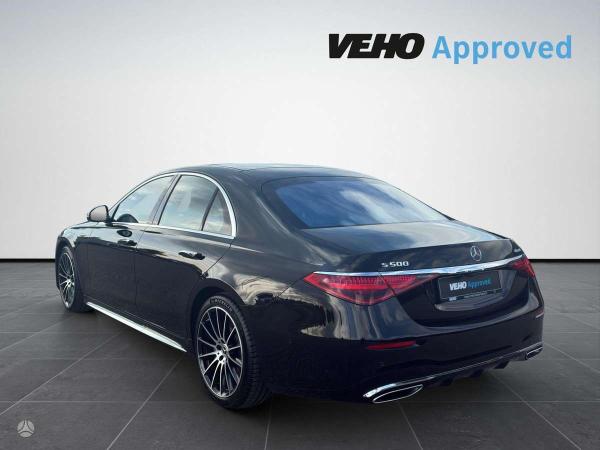 Black Mercedes-Benz S 500 2021 in Kaunas, with an engine capacity of 3.00 L and mileage of 132 thousand km for 74900 €, photo 4 on AUTOMOTO.COM.LV