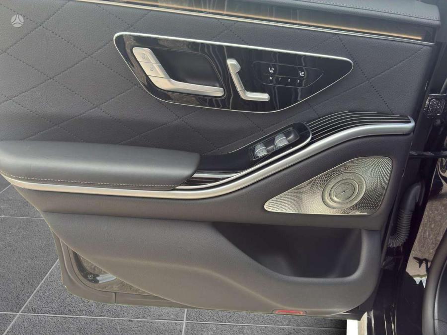 Black Mercedes-Benz S 500 2021 in Kaunas, with an engine capacity of 3.00 L and mileage of 132 thousand km for 74900 €, photo 20 on AUTOMOTO.COM.LV
