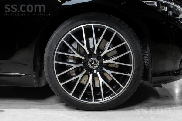 Black Mercedes-Benz S 500 2022 in Riga, with an engine capacity of 4.00 L and mileage of 35 thousand km for 79000 €, photo 7 on AUTOMOTO.COM.LV
