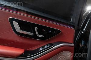 Melns Mercedes-Benz S 500 2022 Rīga, ar dzinēja tilpumu 4.00 L un nobraukumu 35 tūkst. km par 79000 €, foto 32 vietnē AUTOMOTO.COM.LV