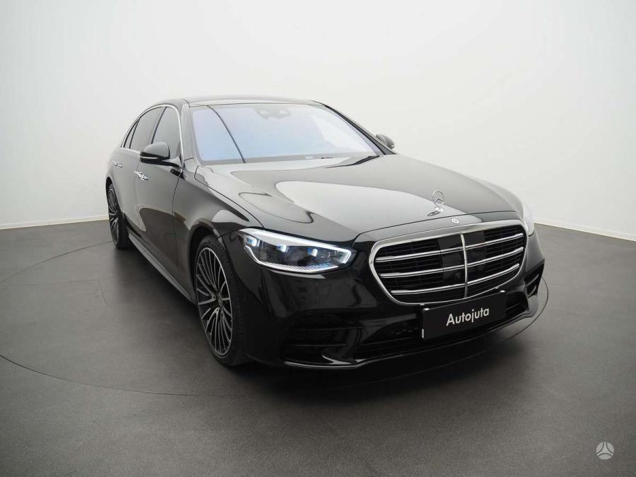 Black Mercedes-Benz S 500 2022 in Vilnius, with an engine capacity of 3.00 L and mileage of 53 thousand km for 79900 €, photo 4 on AUTOMOTO.COM.LV