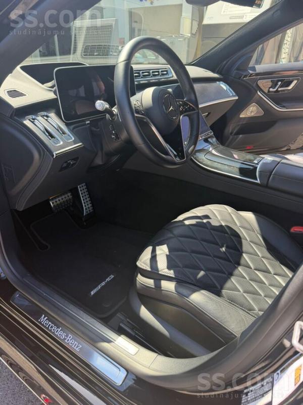 Black Mercedes-Benz S 500 2023 in Riga, with an engine capacity of 4.00 L and mileage of 43 thousand km for 74500 €, photo 5 on AUTOMOTO.COM.LV