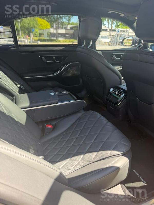 Black Mercedes-Benz S 500 2023 in Riga, with an engine capacity of 4.00 L and mileage of 43 thousand km for 74500 €, photo 7 on AUTOMOTO.COM.LV