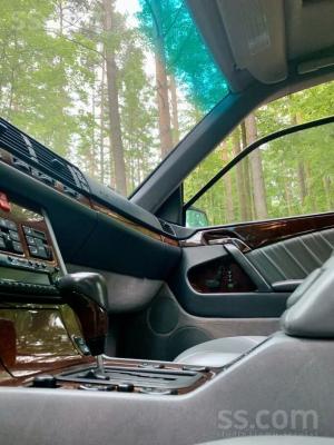 Zils Mercedes-Benz S 500 1995 Rīga, ar dzinēja tilpumu 5.00 L un nobraukumu 263 tūkst. km par 14500 €, foto 10 vietnē AUTOMOTO.COM.LV