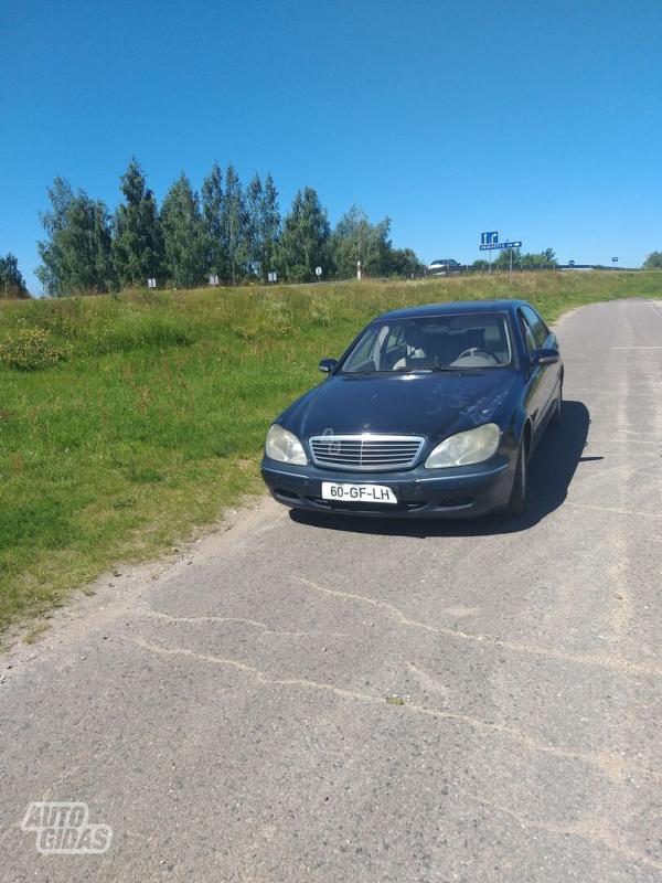 Zils Mercedes-Benz S 500 2000 Viļņa, ar dzinēja tilpumu 5.00 L un nobraukumu 258 tūkst. km par 1950 €, foto 4 vietnē AUTOMOTO.COM.LV