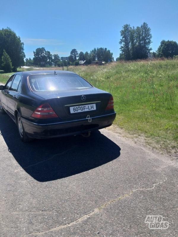 Blue Mercedes-Benz S 500 2000 in Vilnius, with an engine capacity of 5.00 L and mileage of 258 thousand km for 1950 €, photo 1 on AUTOMOTO.COM.LV
