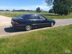 Blue Mercedes-Benz S 500 2000 in Vilnius, with an engine capacity of 5.00 L and mileage of 258 thousand km for 1950 €, photo 4 on AUTOMOTO.COM.LV