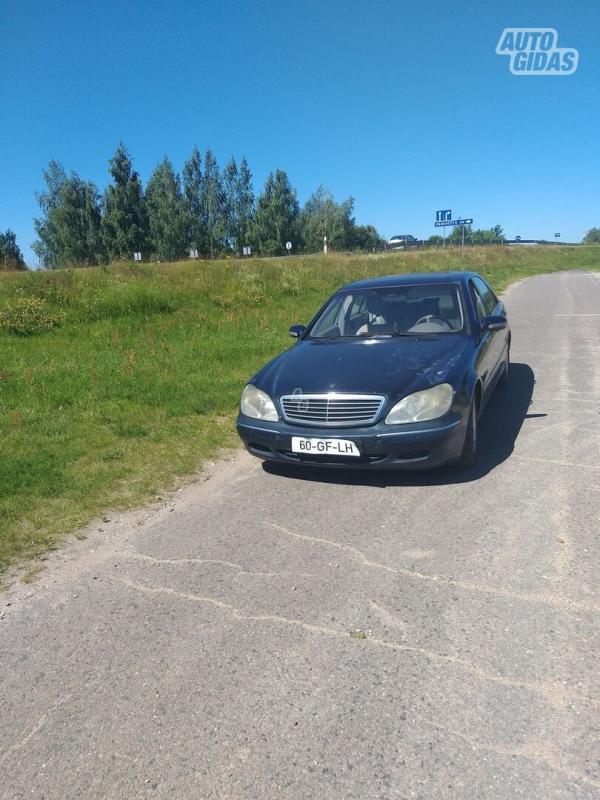 Blue Mercedes-Benz S 500 2000 in Vilnius, with an engine capacity of 5.00 L and mileage of 299 thousand km for 1750 €, photo 7 on AUTOMOTO.COM.LV