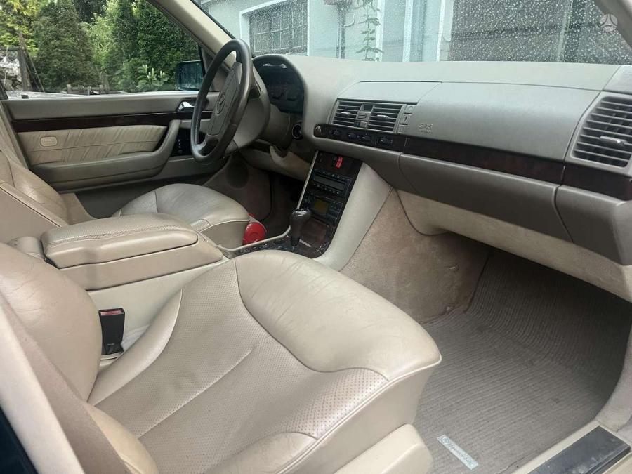 Blue Mercedes-Benz S 500 1996 in Kaunas, with an engine capacity of 5.00 L and mileage of 265 thousand km for 7500 €, photo 6 on AUTOMOTO.COM.LV