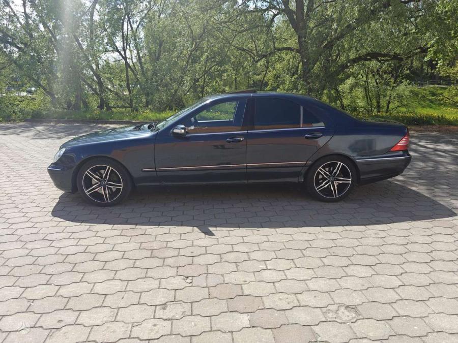 Blue Mercedes-Benz S 500 2003 in Kedainiai, with an engine capacity of 4.97 L and mileage of 330 thousand km for 3999 €, photo 3 on AUTOMOTO.COM.LV
