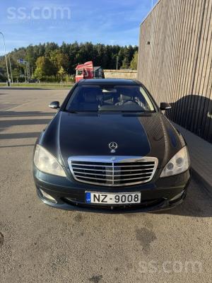Синий Мерседес С 500 2006 в Рига, объемом двигателя 5.50 л и пробегом 342 тыс. км за 7900 €, фото 4 на AUTOMOTO.COM.LV