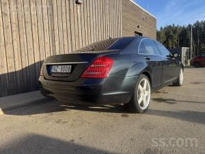 Синий Мерседес С 500 2006 в Рига, объемом двигателя 5.50 л и пробегом 342 тыс. км за 7900 €, фото 8 на AUTOMOTO.COM.LV