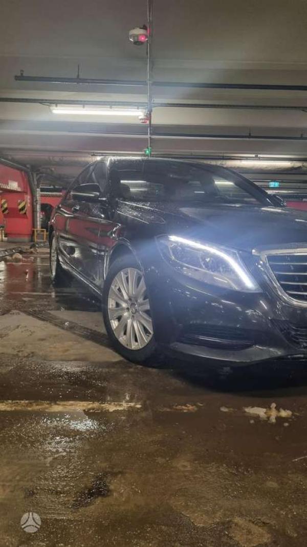 Brown Mercedes-Benz S 500 2014 in Vilnius, with an engine capacity of 4.66 L and mileage of 214 thousand km for 21000 €, photo 3 on AUTOMOTO.COM.LV