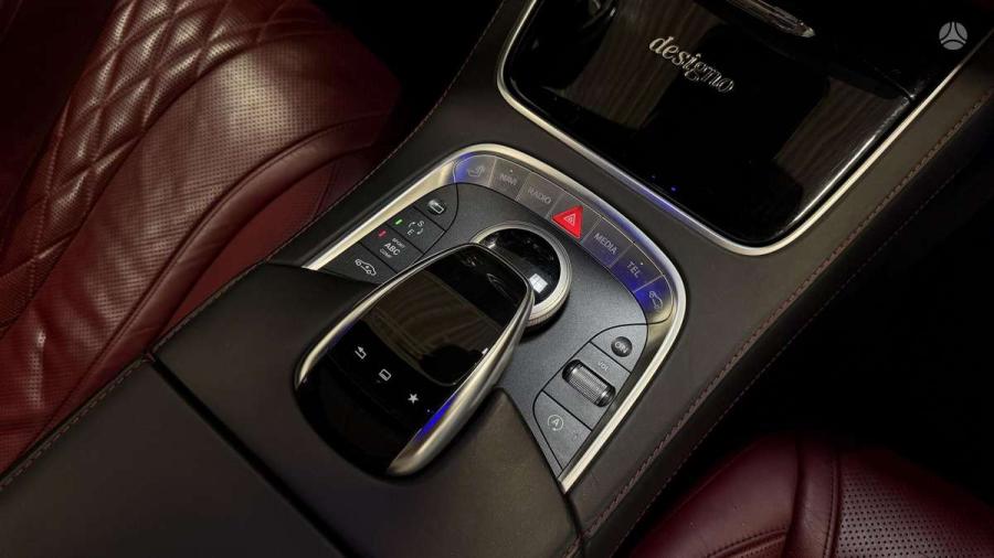 Pelēks Mercedes-Benz S 500 2015 Viļņa, ar dzinēja tilpumu 4.60 L un nobraukumu 171 tūkst. km par 55500 €, foto 25 vietnē AUTOMOTO.COM.LV