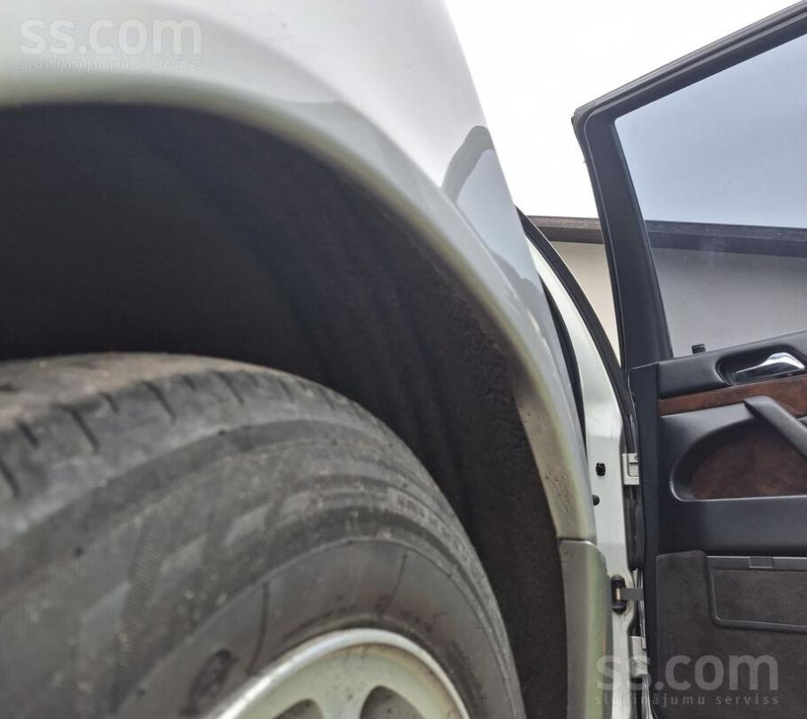 Pelēks Mercedes-Benz S 500 1991 Rīga, ar dzinēja tilpumu 5.00 L un nobraukumu 250 tūkst. km par 14500 €, foto 19 vietnē AUTOMOTO.COM.LV