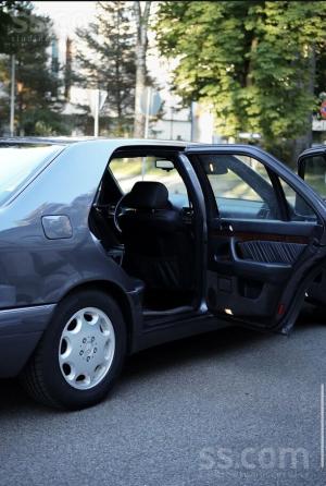 Grey Mercedes-Benz S 500 1995 in Riga, with an engine capacity of 5.00 L and mileage of 199 thousand km for 13300 €, photo 18 on AUTOMOTO.COM.LV