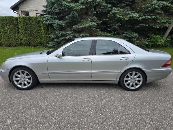 Grey Mercedes-Benz S 500 2003 in Utena, with an engine capacity of 5.00 L and mileage of 297 thousand km for 3890 €, photo 10 on AUTOMOTO.COM.LV