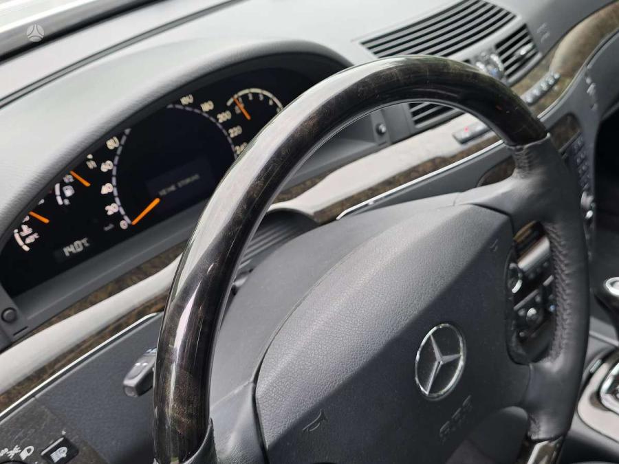 Серый Мерседес С 500 2003 в Утена, объемом двигателя 5.00 л и пробегом 297 тыс. км за 3890 €, фото 17 на AUTOMOTO.COM.LV