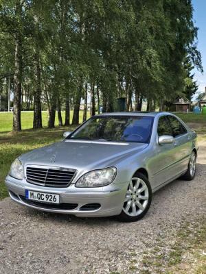 Pelēks Mercedes-Benz S 500 2003 Utena, ar dzinēja tilpumu 5.00 L un nobraukumu 278 tūkst. km par 3899 €, foto  vietnē AUTOMOTO.COM.LV