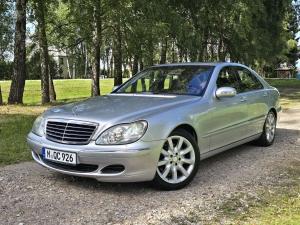 Серый Мерседес С 500 2003 в Утена, объемом двигателя 5.00 л и пробегом 278 тыс. км за 3790 €, фото 3 на AUTOMOTO.COM.LV
