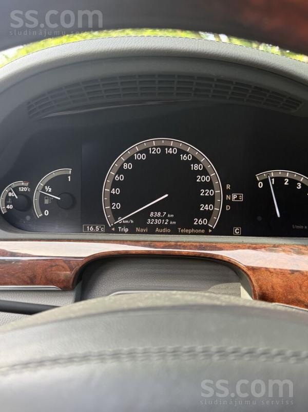 Grey Mercedes-Benz S 500 2005 in Riga, with an engine capacity of 5.50 L and mileage of 323 thousand km for 8299 €, photo 7 on AUTOMOTO.COM.LV
