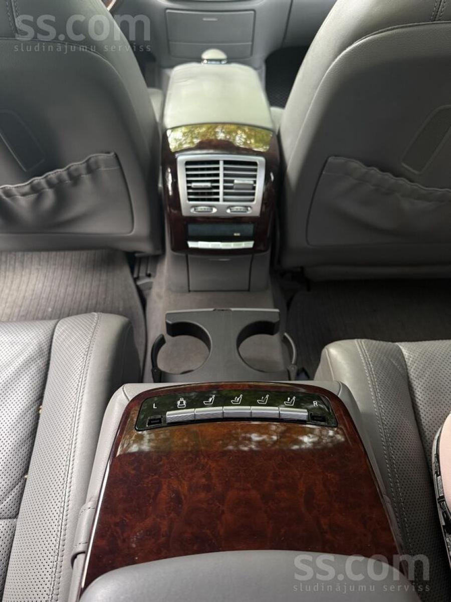 Grey Mercedes-Benz S 500 2005 in Riga, with an engine capacity of 5.50 L and mileage of 323 thousand km for 8299 €, photo 17 on AUTOMOTO.COM.LV