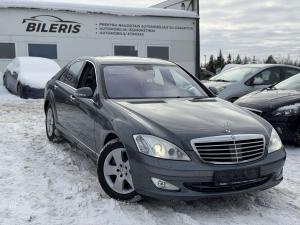 Grey Mercedes-Benz S 500 2006 in Utena, with an engine capacity of 5.46 L and mileage of 226 thousand km for 5990 €, photo  on AUTOMOTO.COM.LV