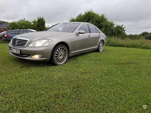 Grey Mercedes-Benz S 500 2006 in Silale, with an engine capacity of 5.46 L and mileage of 260 thousand km for 3000 €, photo 2 on AUTOMOTO.COM.LV