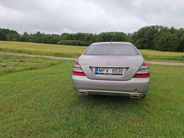 Grey Mercedes-Benz S 500 2006 in Silale, with an engine capacity of 5.46 L and mileage of 260 thousand km for 3000 €, photo 5 on AUTOMOTO.COM.LV