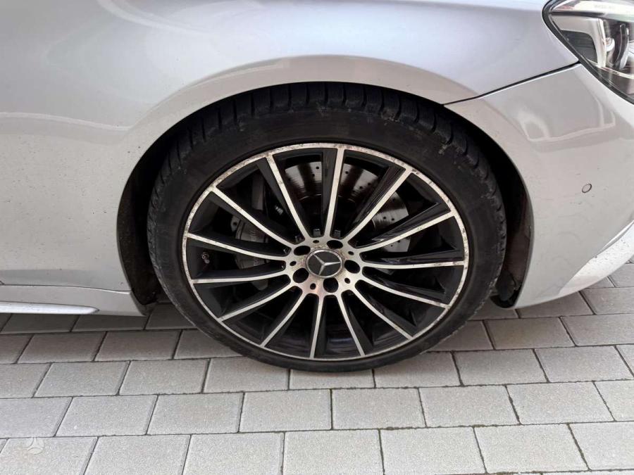 Grey Mercedes-Benz S 500 2013 in Radviliskis, with an engine capacity of 0.00 L and mileage of 340 thousand km for 17500 €, photo 7 on AUTOMOTO.COM.LV