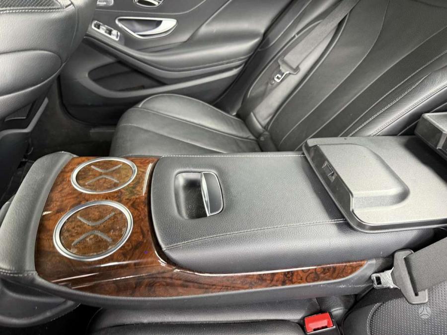 Grey Mercedes-Benz S 500 2013 in Radviliskis, with an engine capacity of 0.00 L and mileage of 340 thousand km for 17500 €, photo 12 on AUTOMOTO.COM.LV