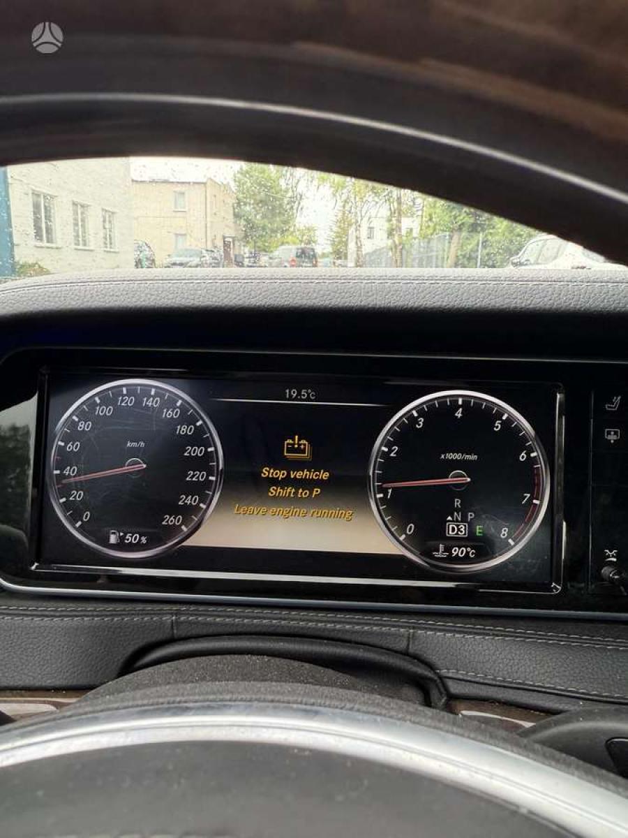 Grey Mercedes-Benz S 500 2013 in Radviliskis, with an engine capacity of 0.00 L and mileage of 340 thousand km for 17500 €, photo 15 on AUTOMOTO.COM.LV