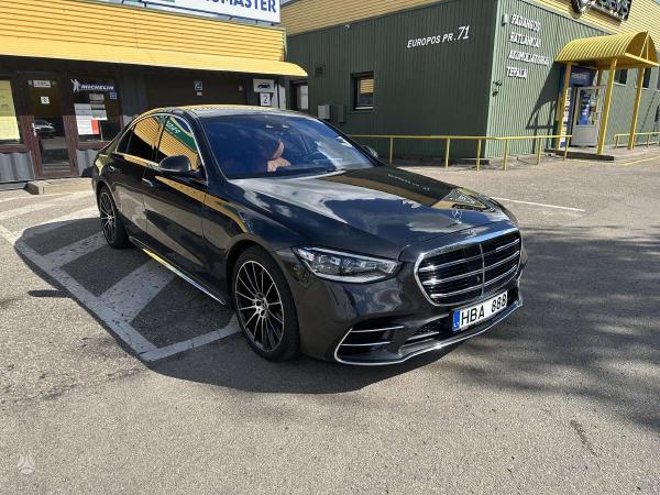 Pelēks Mercedes-Benz S 500 2021 Kauņa, ar dzinēja tilpumu 3.00 L un nobraukumu 50 tūkst. km par 91000 €, foto  vietnē AUTOMOTO.COM.LV