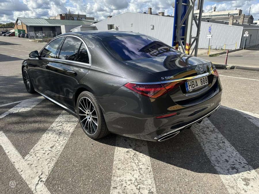 Pelēks Mercedes-Benz S 500 2021 Kauņa, ar dzinēja tilpumu 3.00 L un nobraukumu 50 tūkst. km par 91000 €, foto 3 vietnē AUTOMOTO.COM.LV