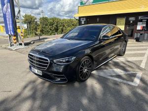 Pelēks Mercedes-Benz S 500 2021 Kauņa, ar dzinēja tilpumu 3.00 L un nobraukumu 50 tūkst. km par 91000 €, foto 4 vietnē AUTOMOTO.COM.LV