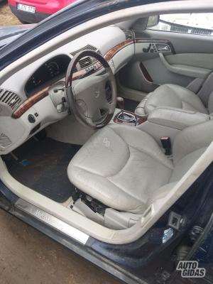 Mercedes-Benz S 500 2000 in Vilnius, with an engine capacity of 5.00 L and mileage of 325 thousand km for 1350 €, photo 7 on AUTOMOTO.COM.LV