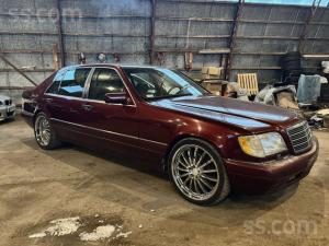 Red Mercedes-Benz S 500 1995 in Daugavpils, with an engine capacity of 5.00 L and mileage of 184 thousand km for 10400 €, photo 3 on AUTOMOTO.COM.LV
