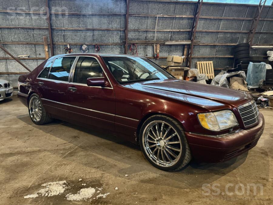 Red Mercedes-Benz S 500 1995 in Daugavpils, with an engine capacity of 5.00 L and mileage of 184 thousand km for 10400 €, photo 3 on AUTOMOTO.COM.LV