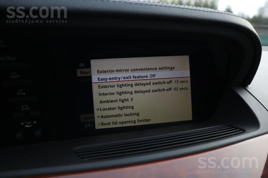 Mercedes-Benz S 500 2006 Rīga, ar dzinēja tilpumu 5.50 L un nobraukumu 184 tūkst. km par 10500 €, foto 28 vietnē AUTOMOTO.COM.LV