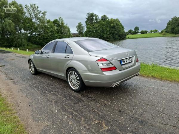 Mercedes-Benz S 500 2006 Viļņa, ar dzinēja tilpumu 5.50 L un nobraukumu 260 tūkst. km par 3000 €, foto 5 vietnē AUTOMOTO.COM.LV